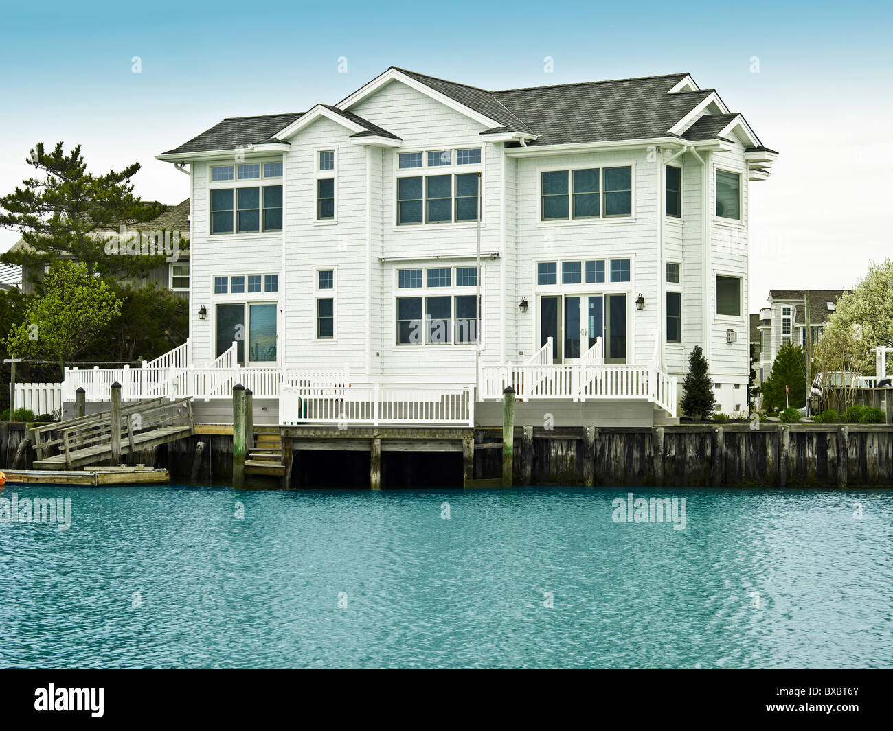 Vacation beach house on bay Stock Photo - Alamy