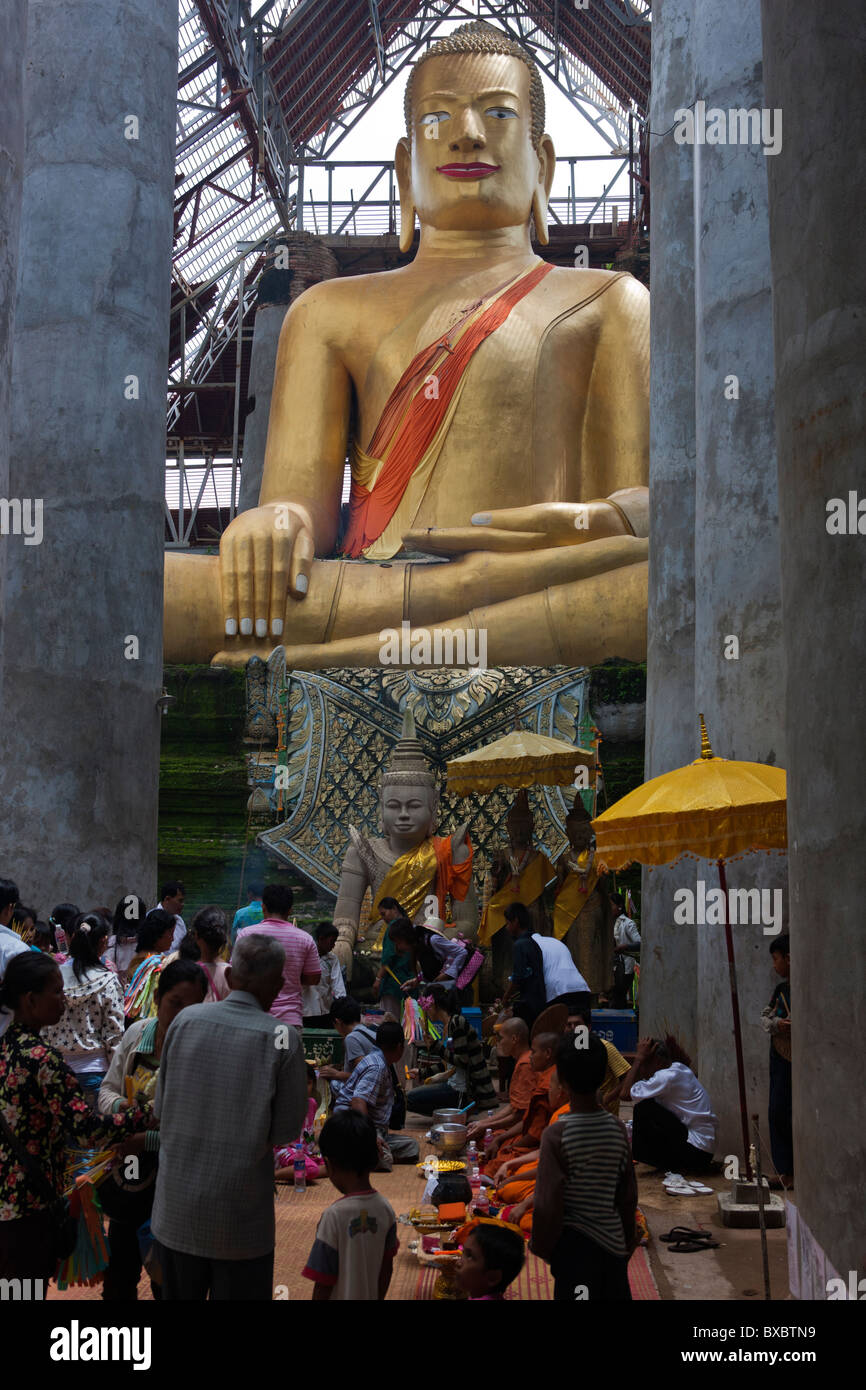 Oudong temple hi-res stock photography and images - Alamy