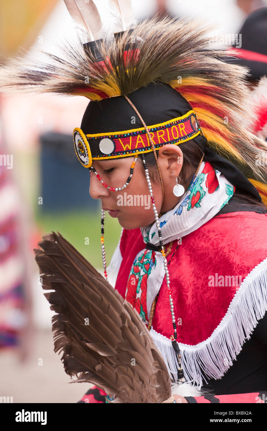 Indian dancing regalia hi-res stock photography and images - Alamy