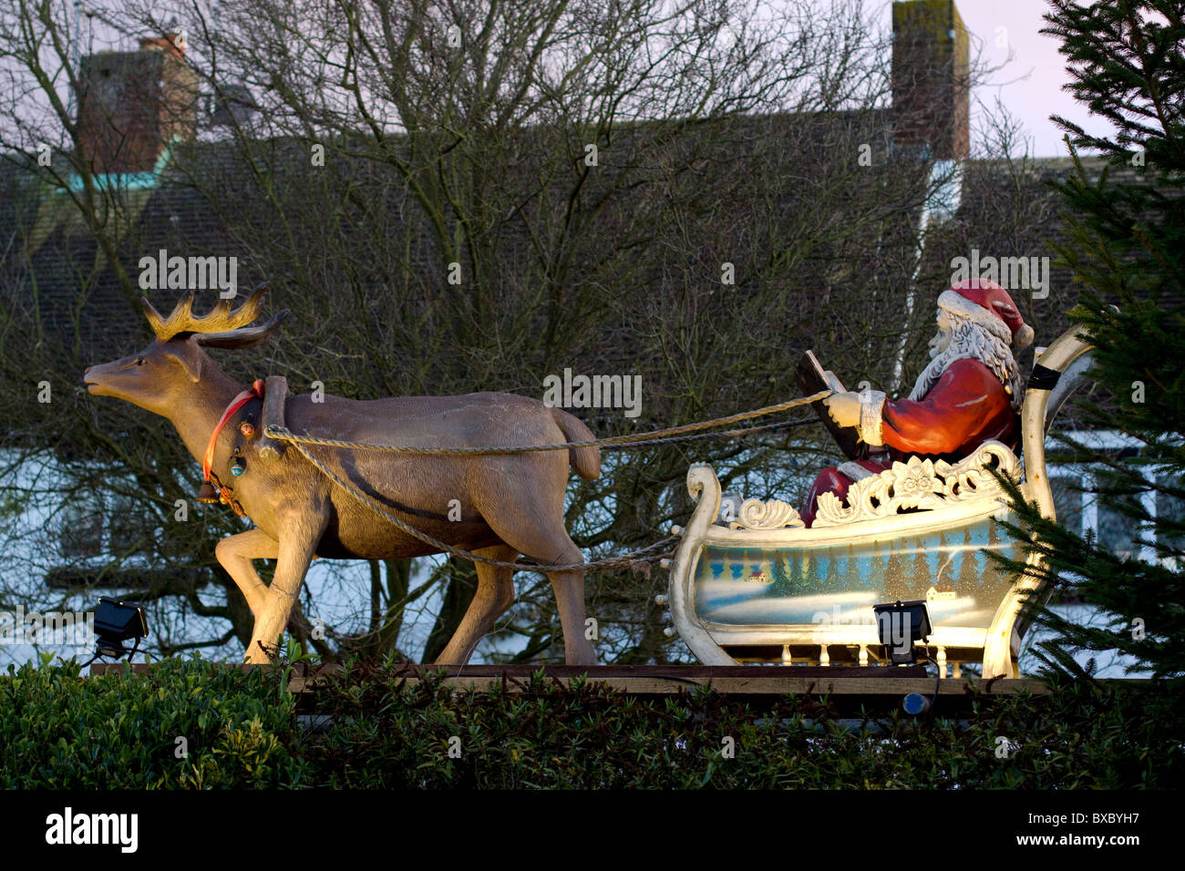 Xmas lights reindeer and santa sleigh hi-res stock photography and ...