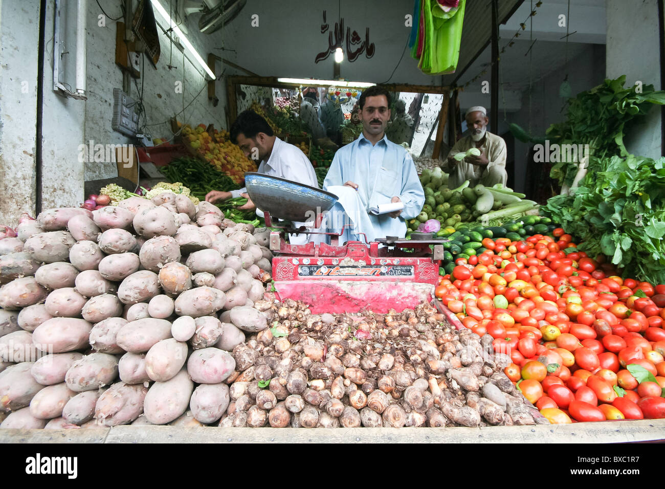 Vegetable gilgit karakoram market pakistan hi-res stock photography and ...