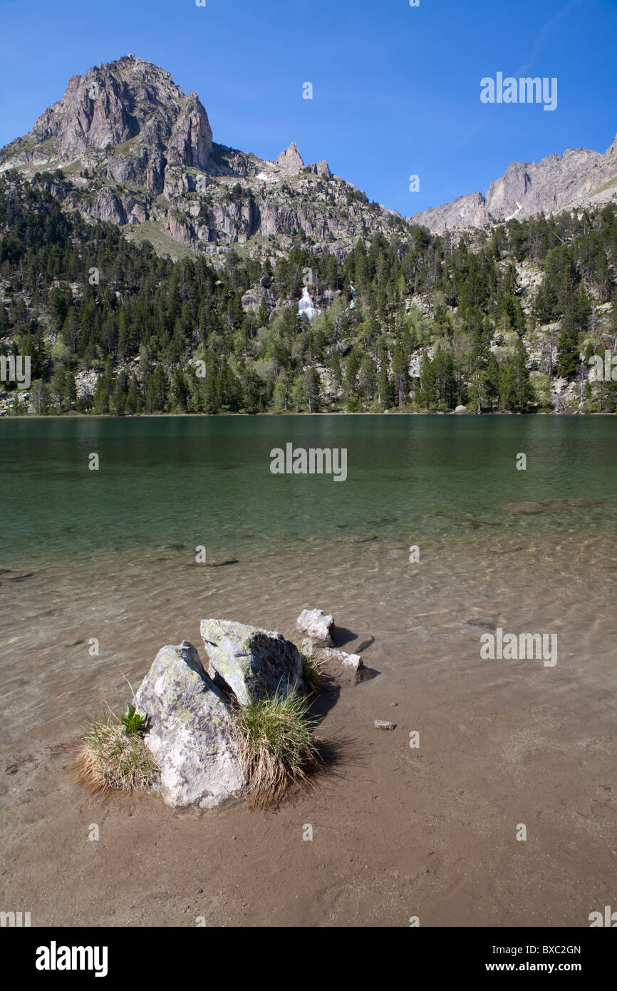 Lagoon of Ratera - Estany de la Ratera -, National Park of Aiguestortes ...