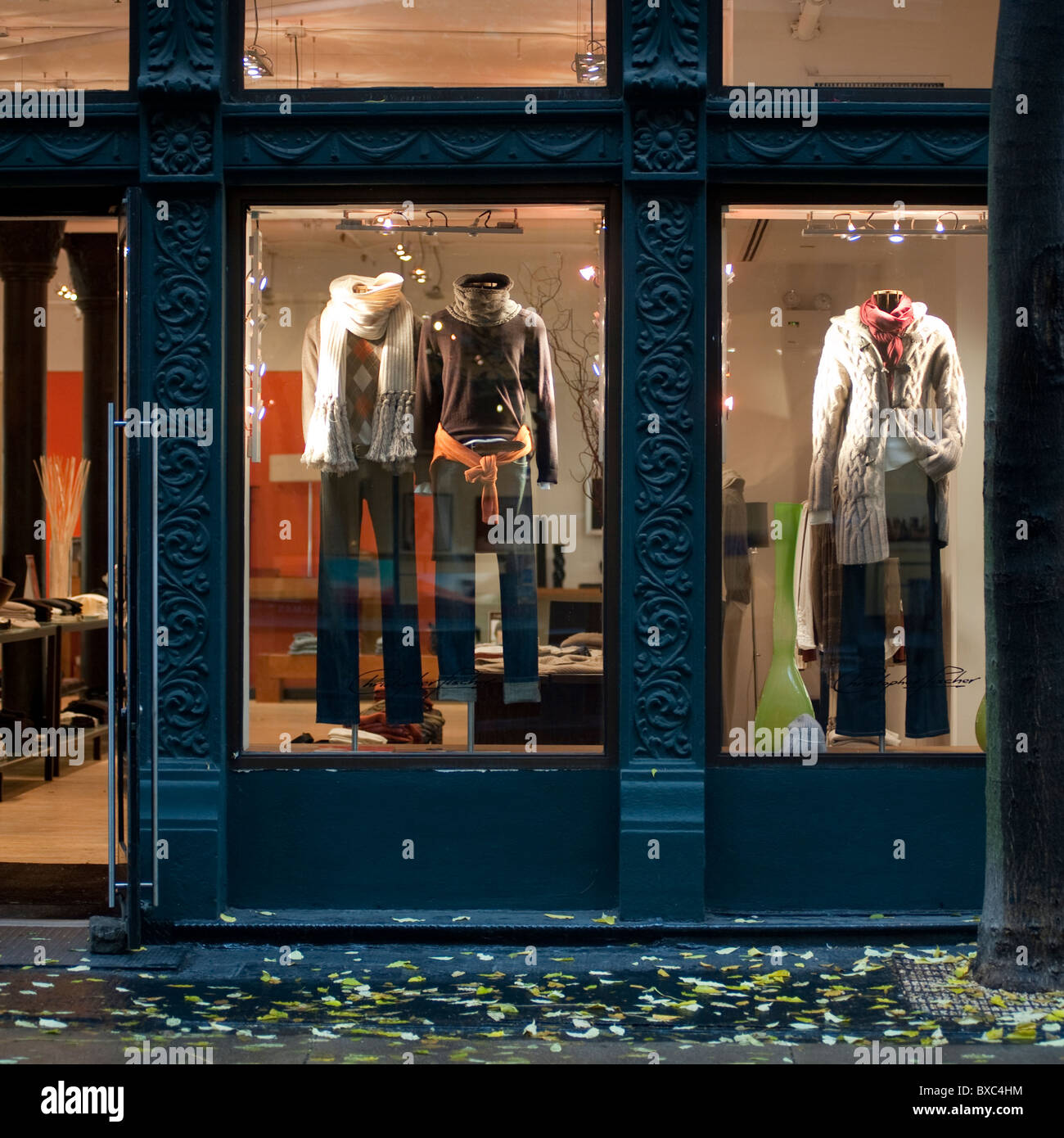 Fashion display in store window in Manhattan, New York City, U.S.A ...