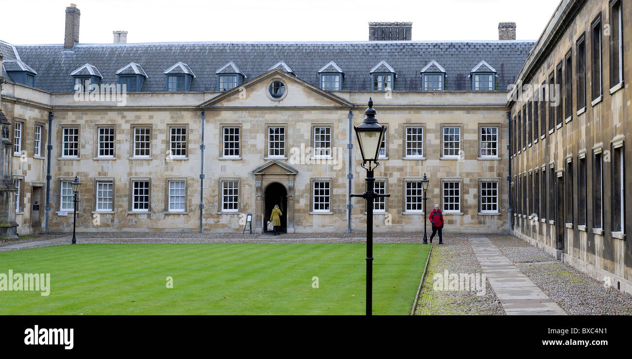 Peterhouse cambridge quad hi-res stock photography and images - Alamy