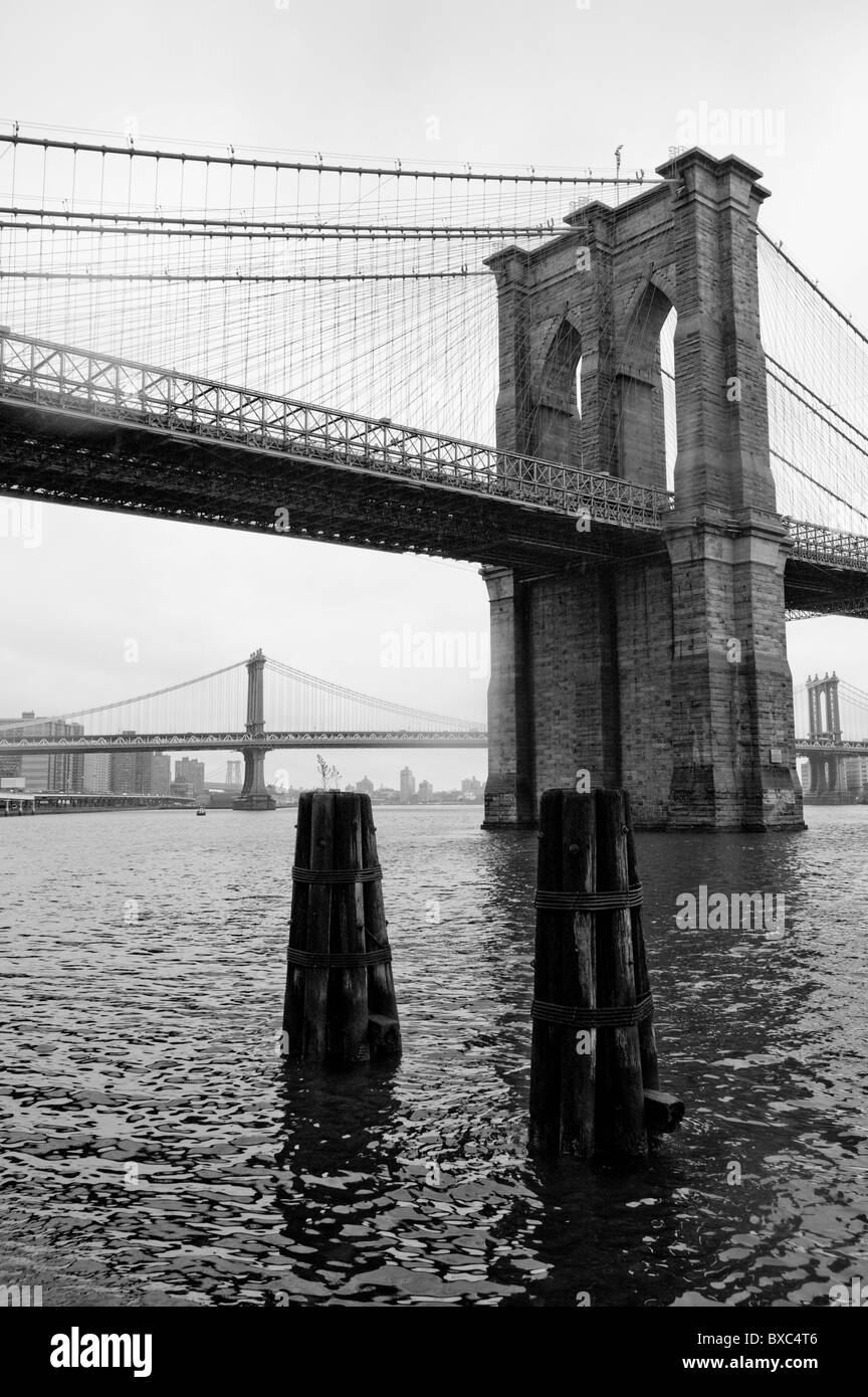 Manhattan bridges usa Black and White Stock Photos & Images - Alamy