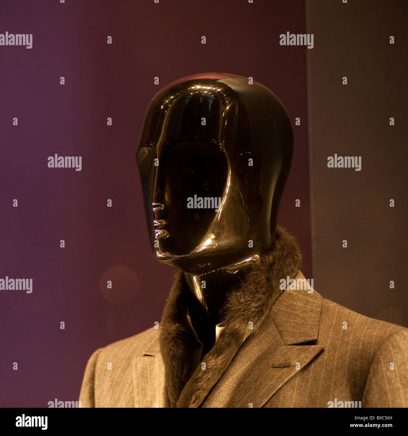 Faceless mannequins in store window in Manhattan, New York City, U.S.A ...