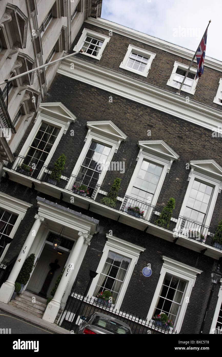 ,Previously located in Piccadilly,the In and Out Club in St James ...