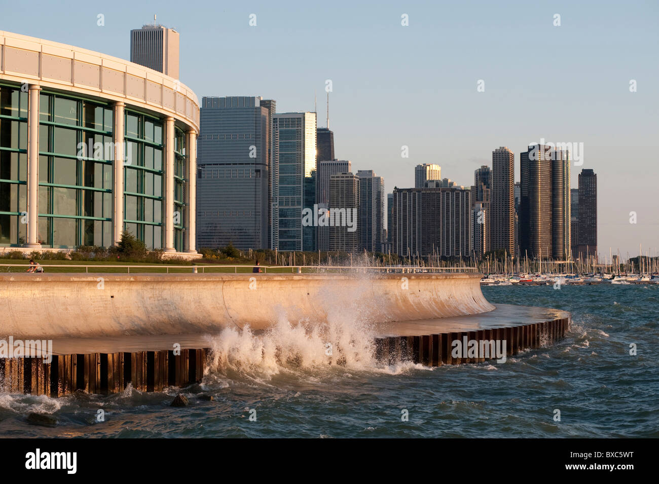 Chicago lakefront trail hi-res stock photography and images - Alamy