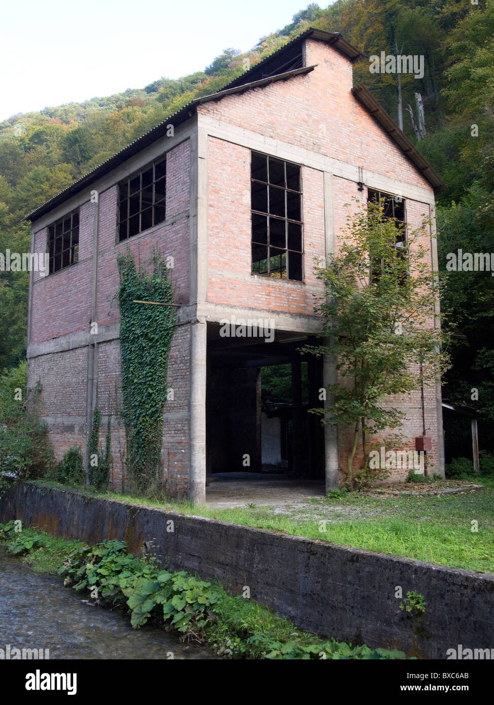 Old industrial building Stock Photo - Alamy