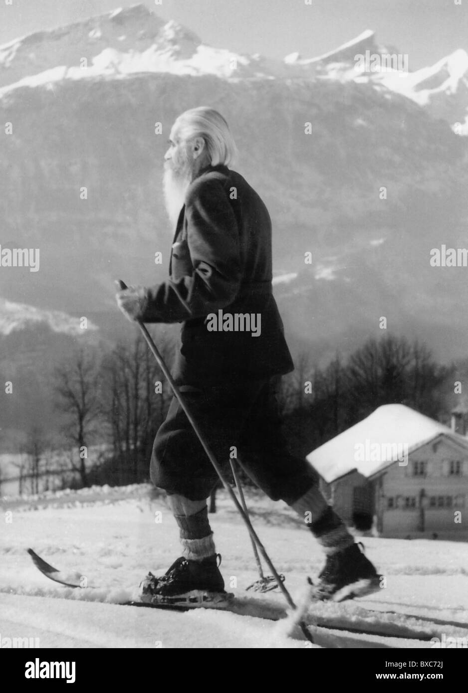 sports, winter sports, skiing, cross-country skiing, old man on ski ...