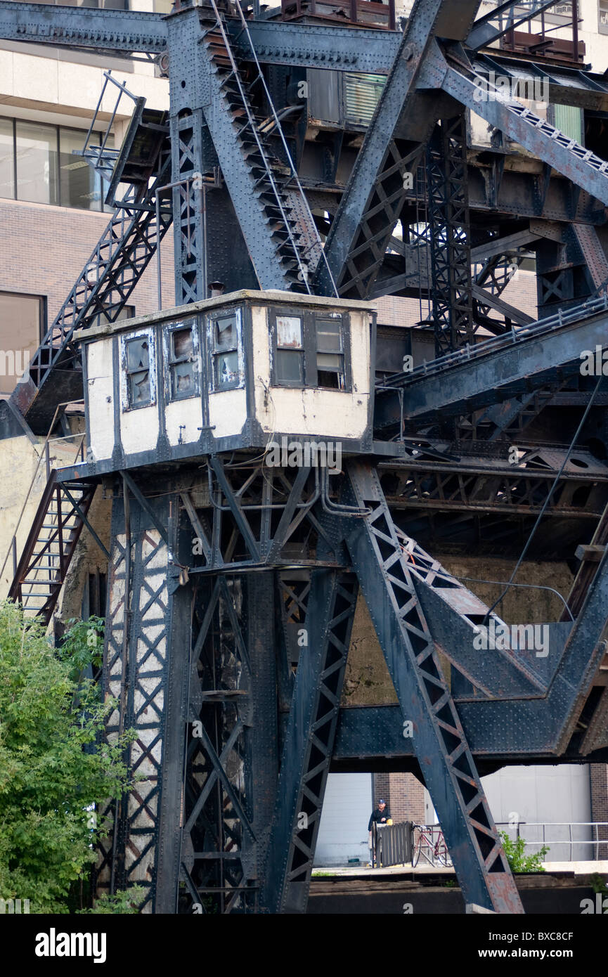 Draw bridge chicago hi-res stock photography and images - Alamy