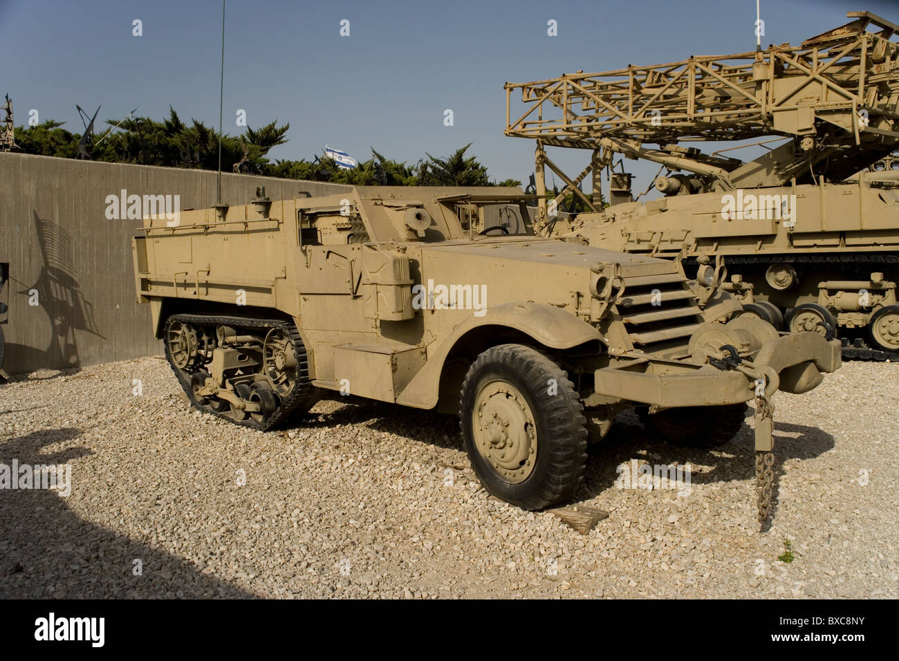 81mm mortar hi-res stock photography and images - Alamy