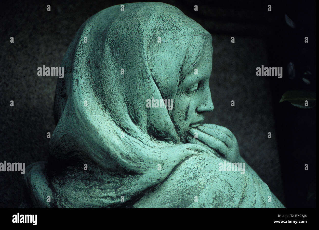 Bronze figure hi-res stock photography and images - Alamy