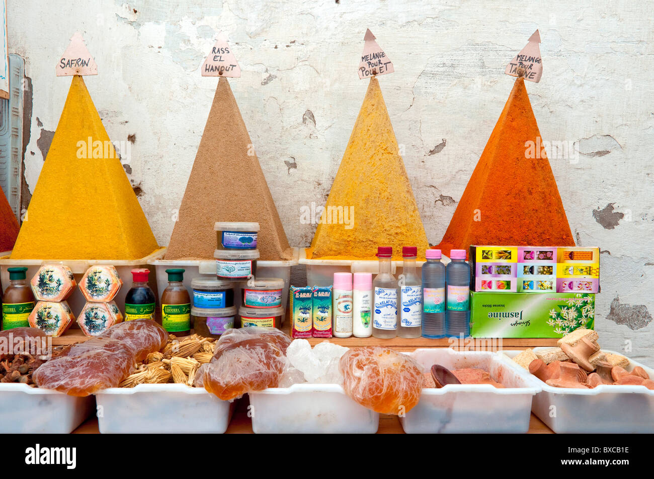 Colorful piles of spices in a pyramid shape in the souq markets in the ...