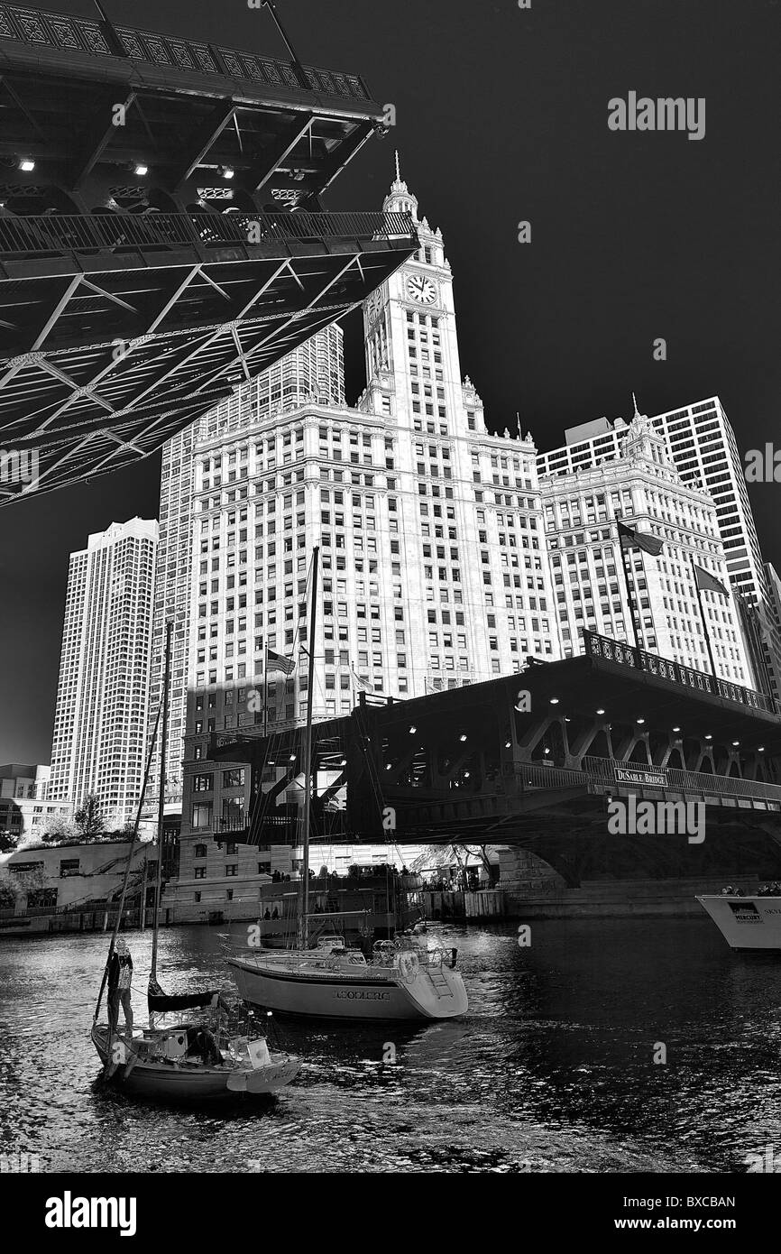 Chicago raising bridges, Wrigley building Stock Photo - Alamy