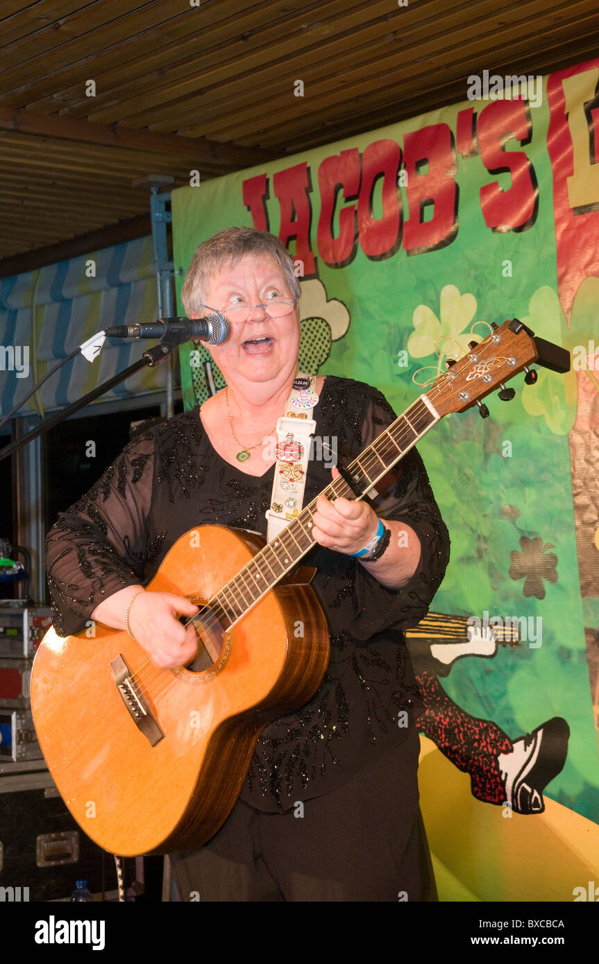 Christine Lavine a singer/songwriter/guitarist/recording artist Stock ...