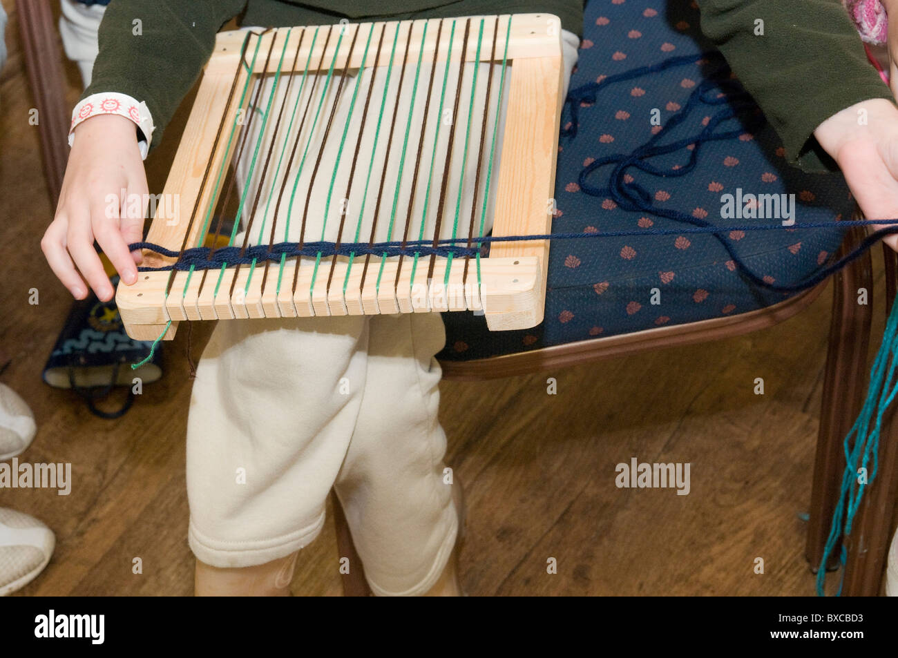 Frame loom hi-res stock photography and images - Alamy