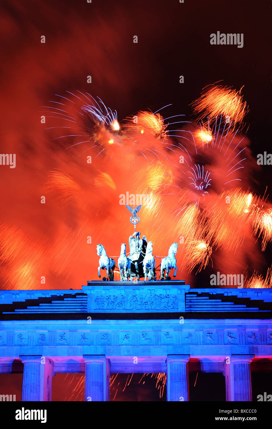 Sculpture fireworks hi-res stock photography and images - Alamy