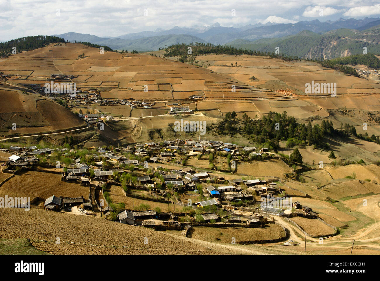 Yunnan tibetan landscape hi-res stock photography and images - Alamy