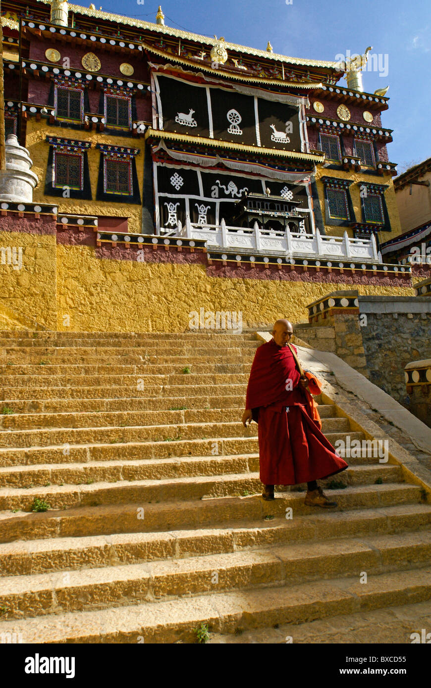 Songzanlin monastery monk hi-res stock photography and images - Alamy