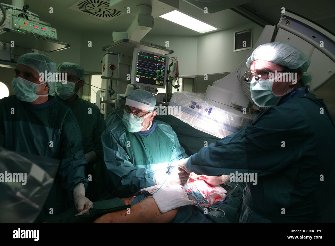 Heart surgery at the German Heart Centre in Virchow Klinikum, Berlin ...