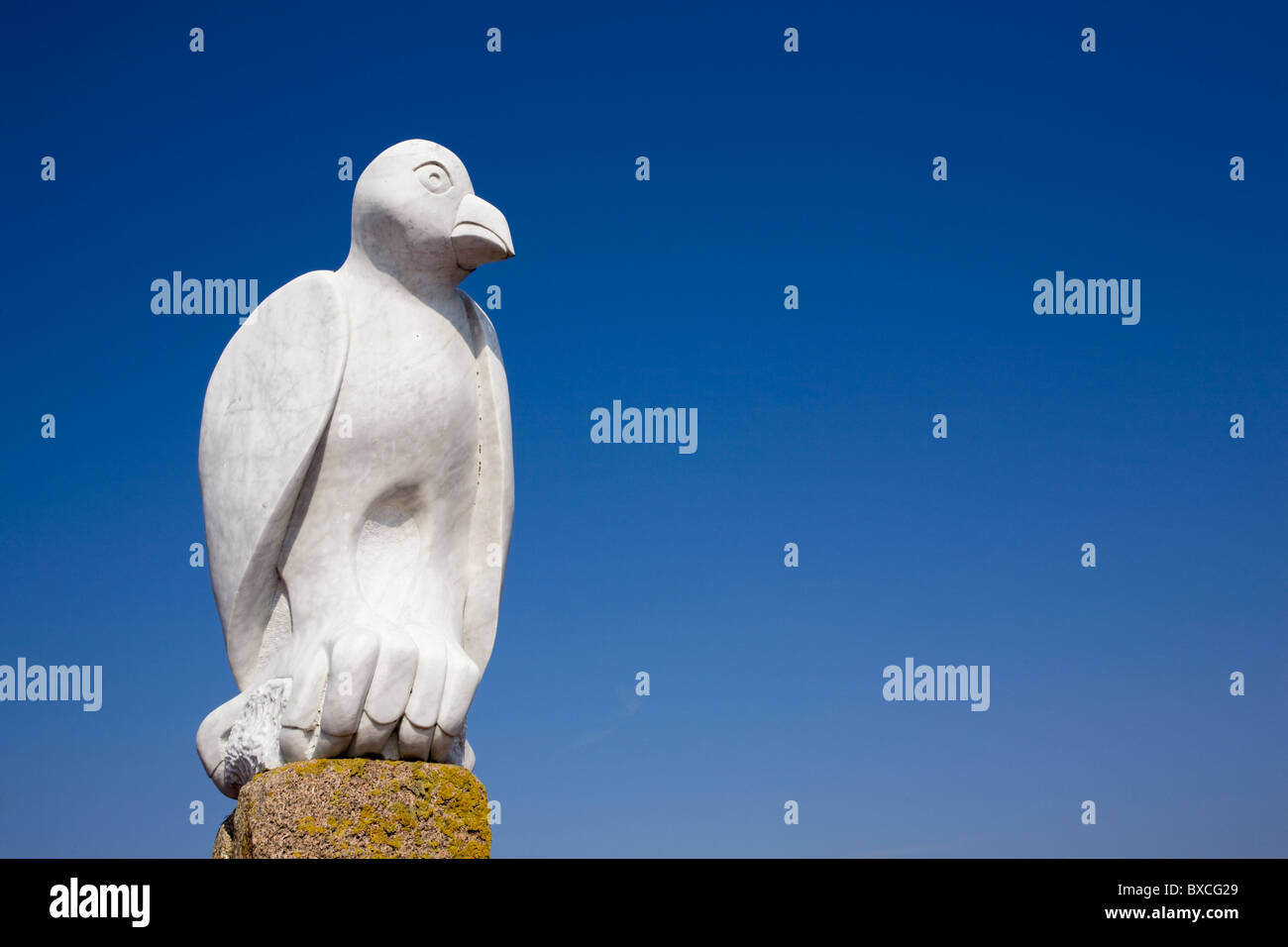 Mythical bird sculpture hi-res stock photography and images - Alamy