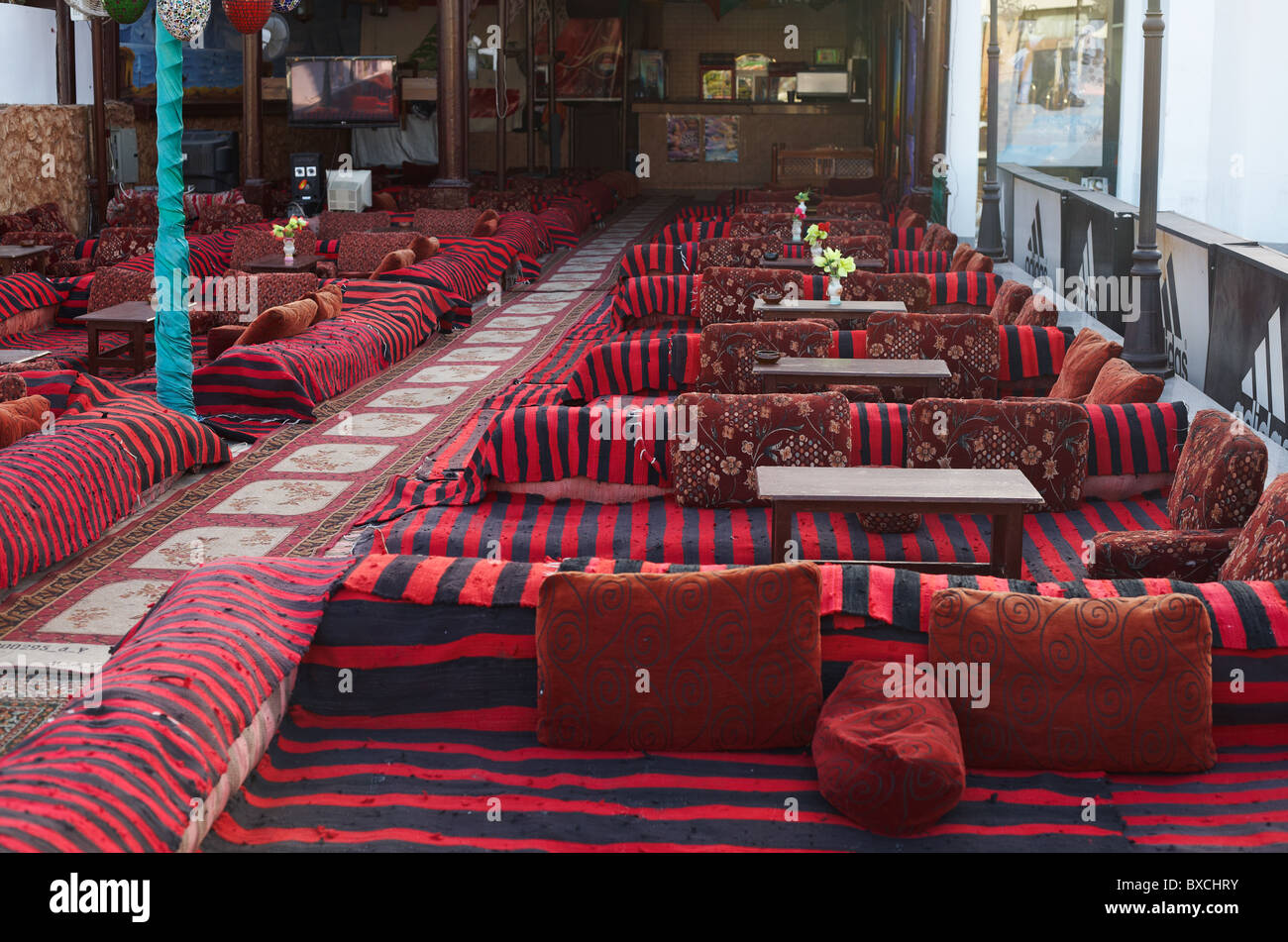 Smoking place hi-res stock photography and images - Alamy