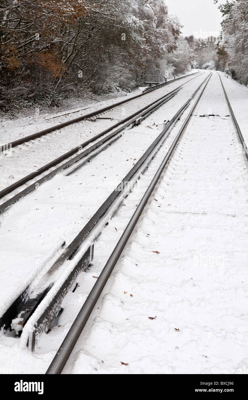 Train line surrey hi-res stock photography and images - Alamy