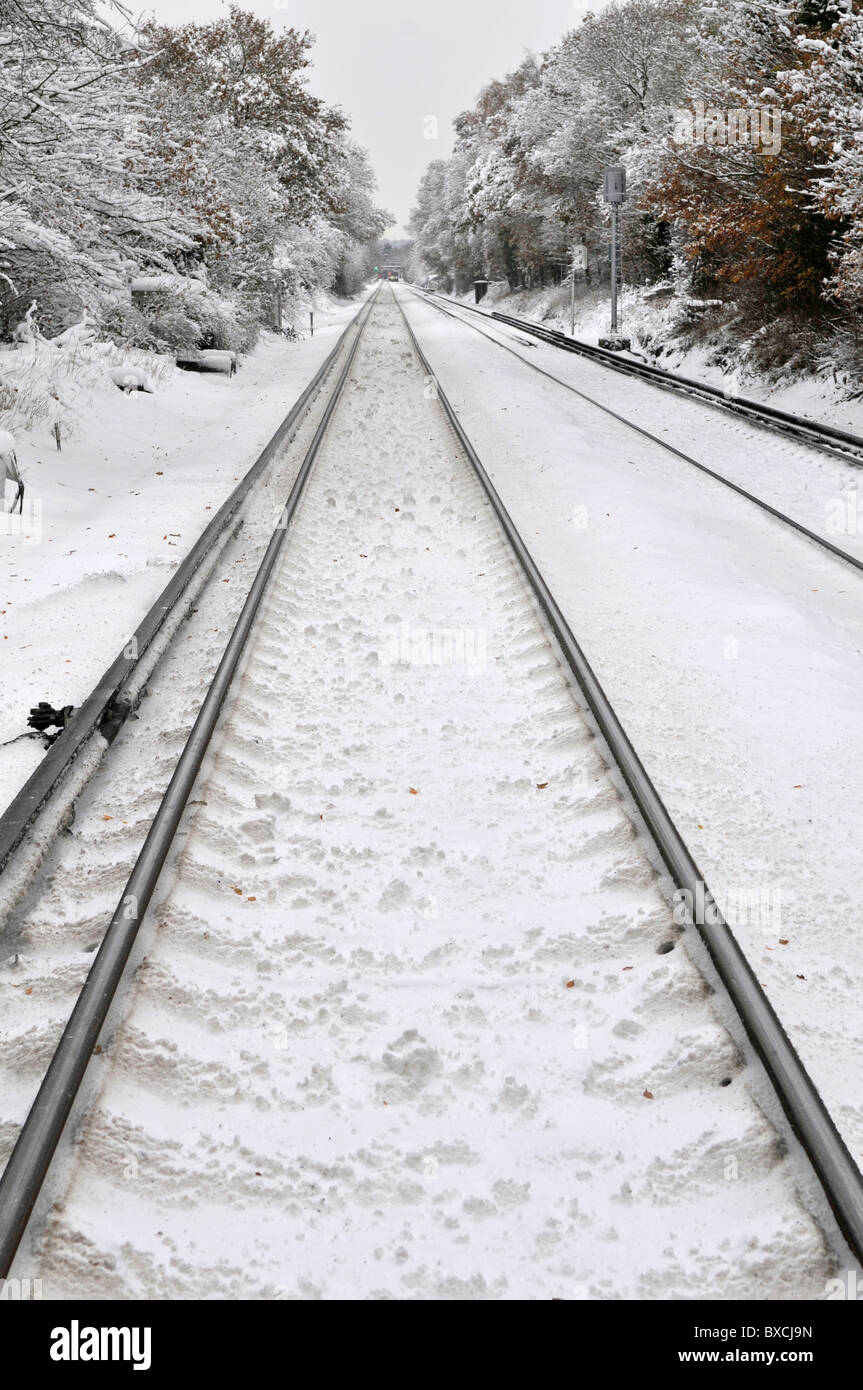 Train line surrey hi-res stock photography and images - Alamy