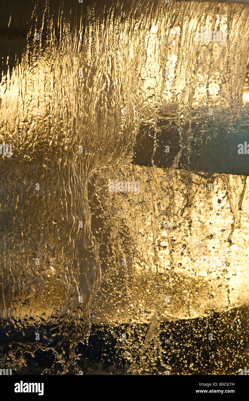 Flow of fountain hi-res stock photography and images - Alamy