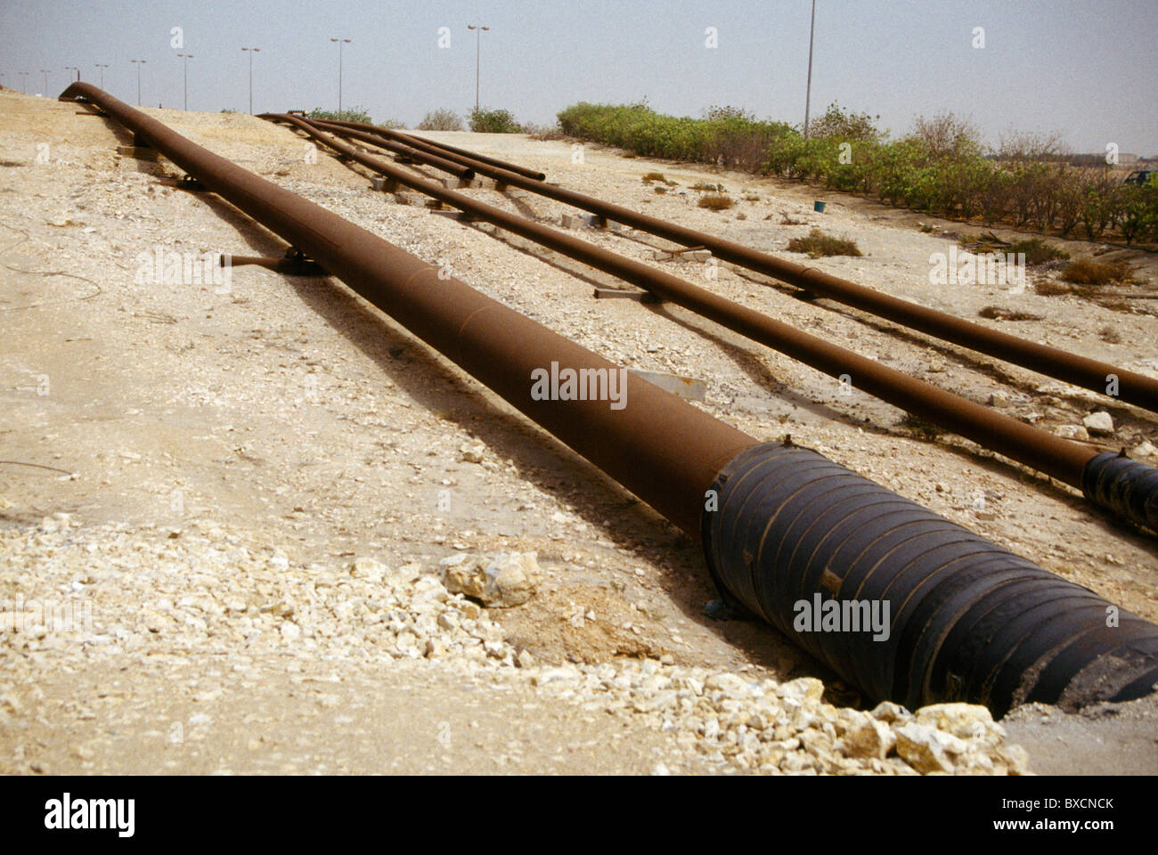 Bahrain Oil Pipeline Bringing Saudi Crude For Refining Stock Photo - Alamy