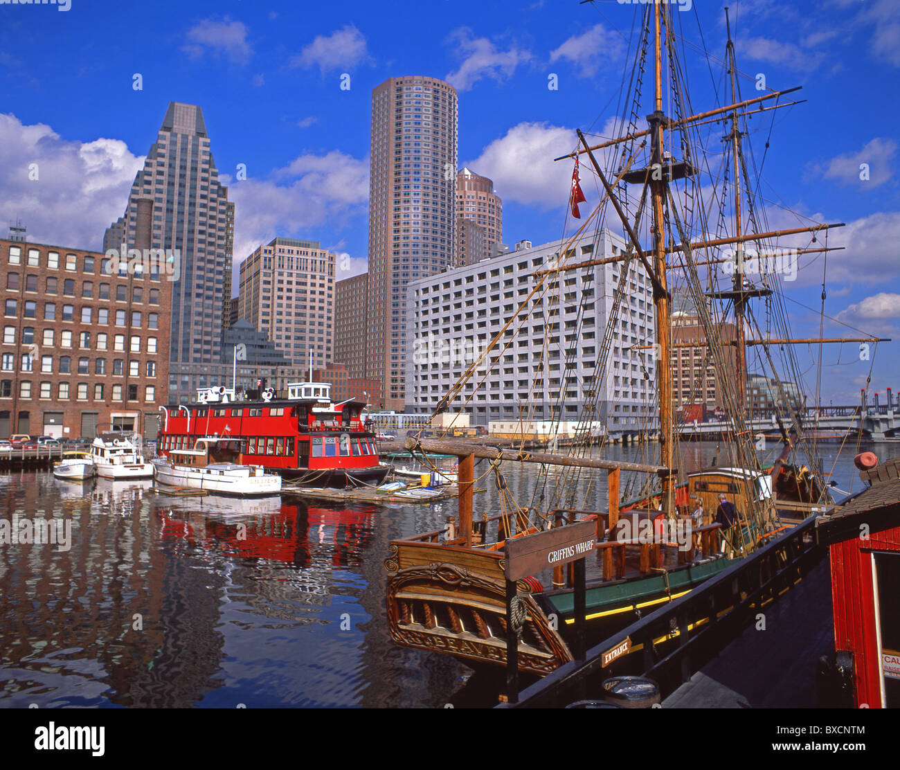 Boston tea party hi-res stock photography and images - Alamy