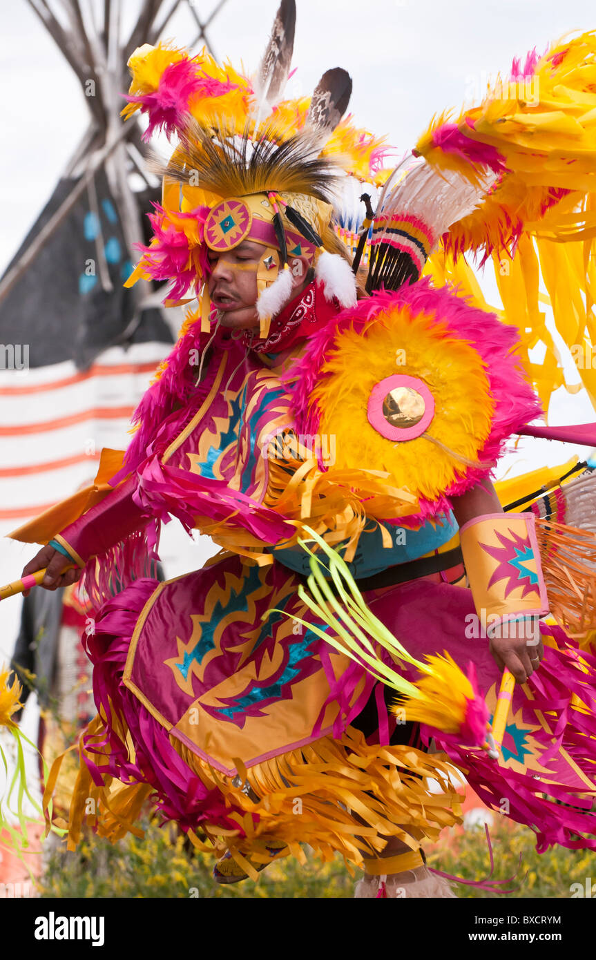 Native american powwow fancy hi-res stock photography and images - Alamy