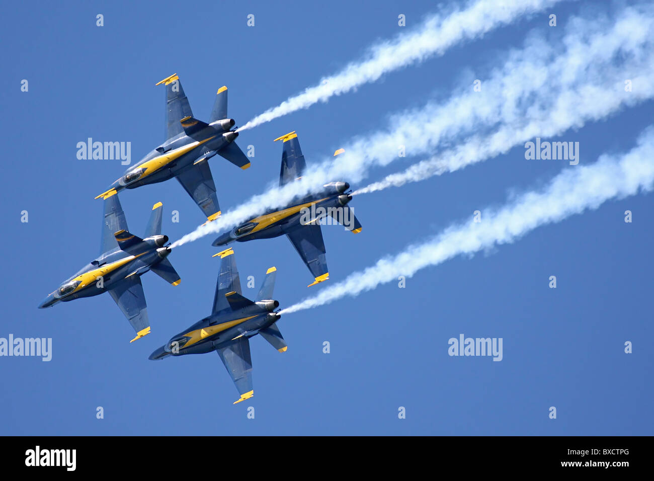 Blue angels diamond formation hi-res stock photography and images - Alamy