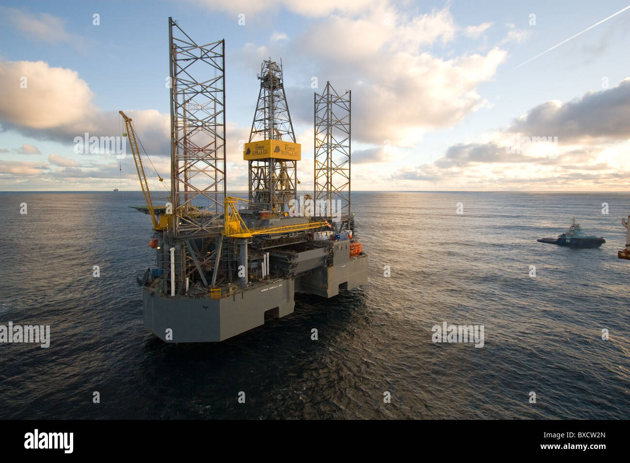 Gorilla 7 Rig Rowan Gorilla Oil Rig Scottish Coast | Rowan Gorilla