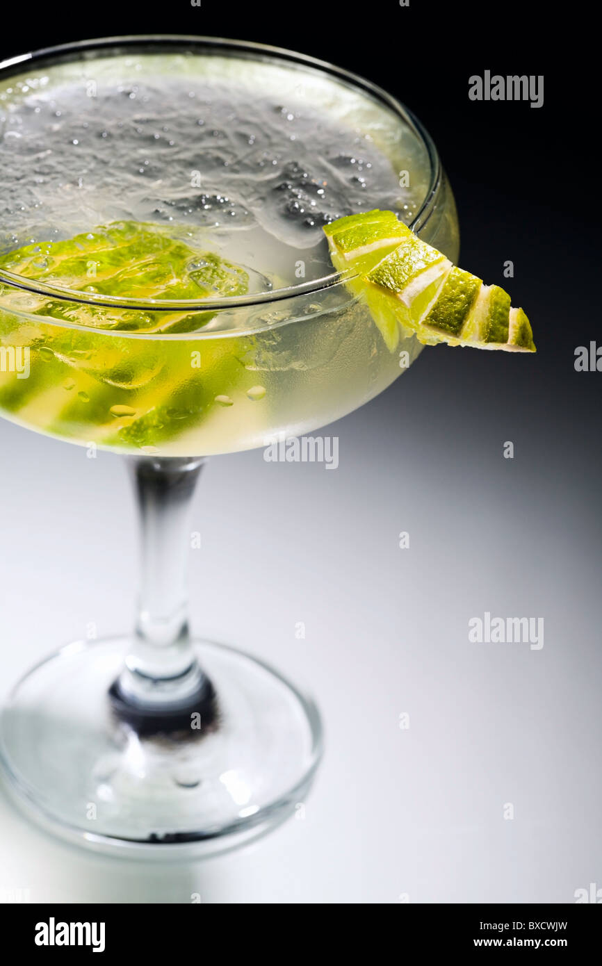 Photo of daikiri cocktail with slices of lime Stock Photo - Alamy