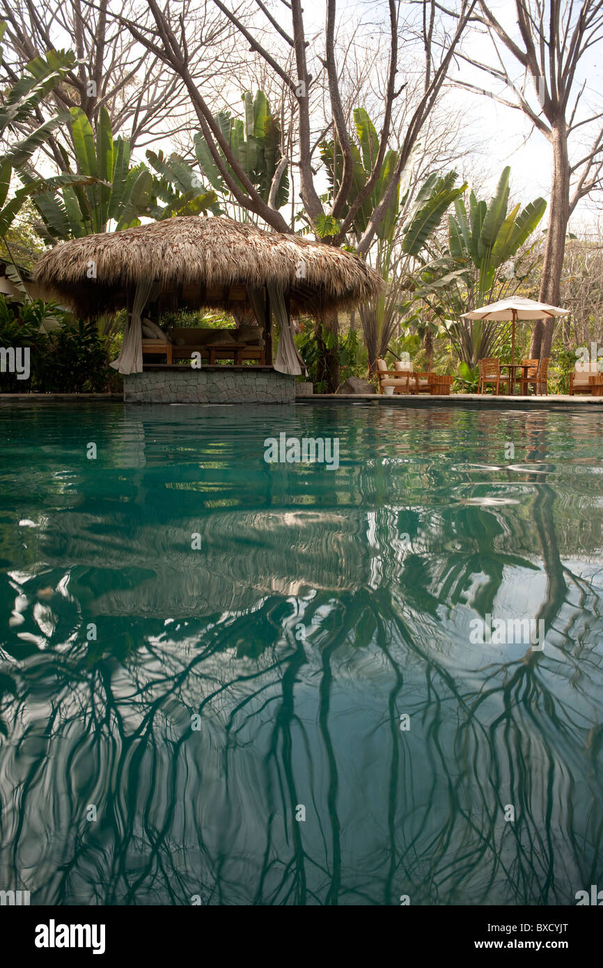 Pools cabanas hi-res stock photography and images - Alamy