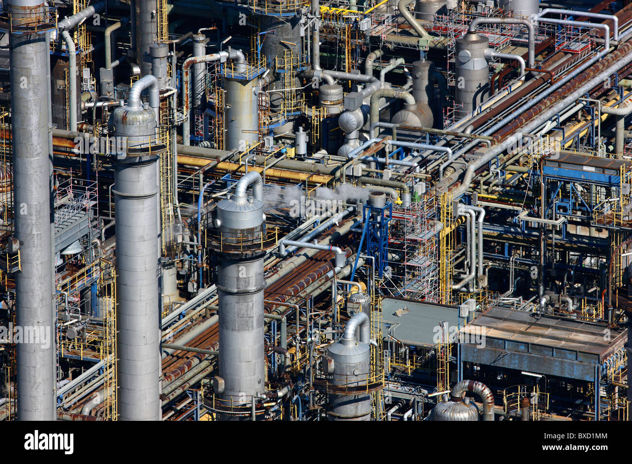 Pipes and tubes of an oil refinery, detail of big plant Stock Photo - Alamy