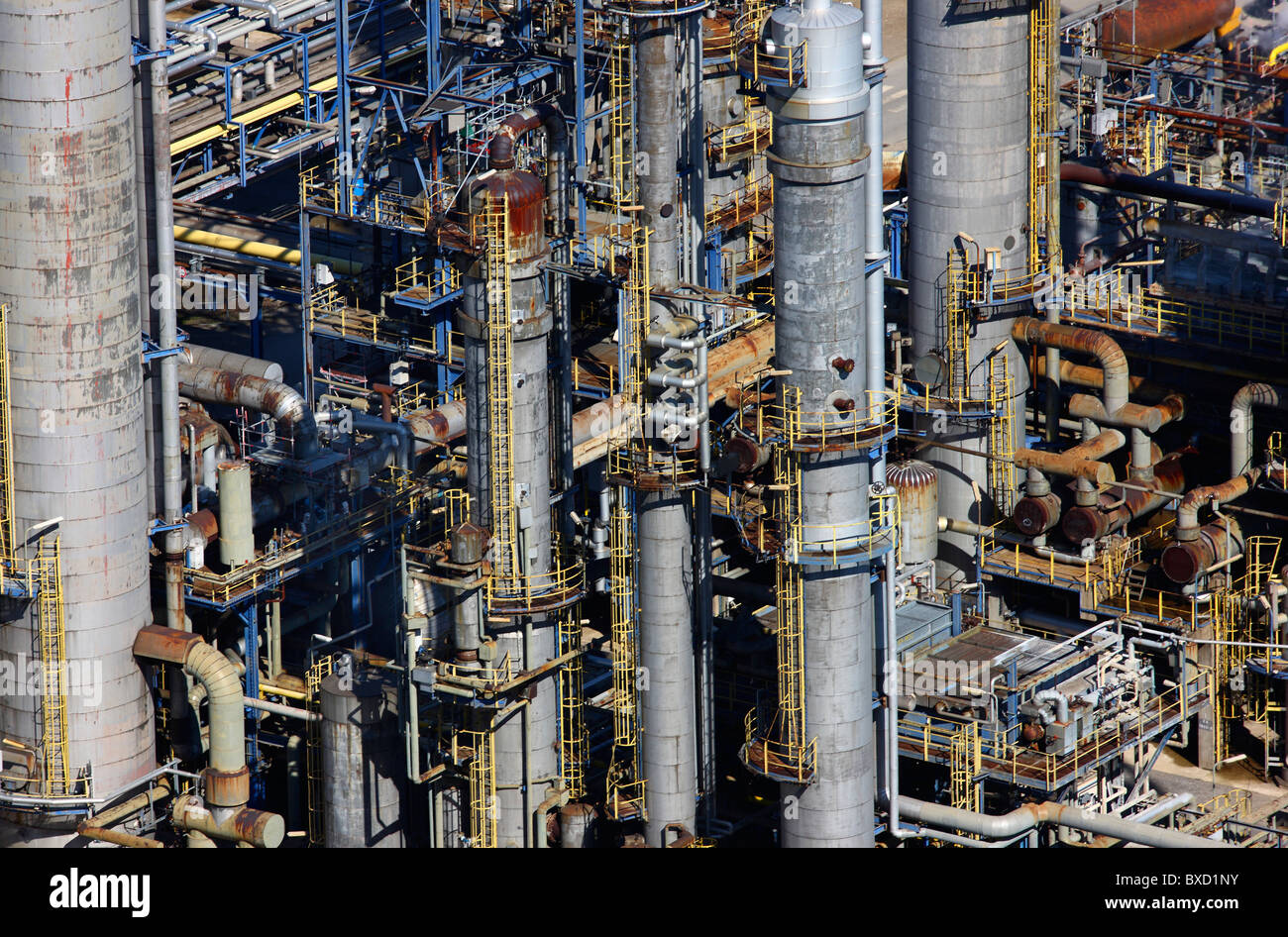 Pipes and tubes of an oil refinery, detail of big plant Stock Photo - Alamy