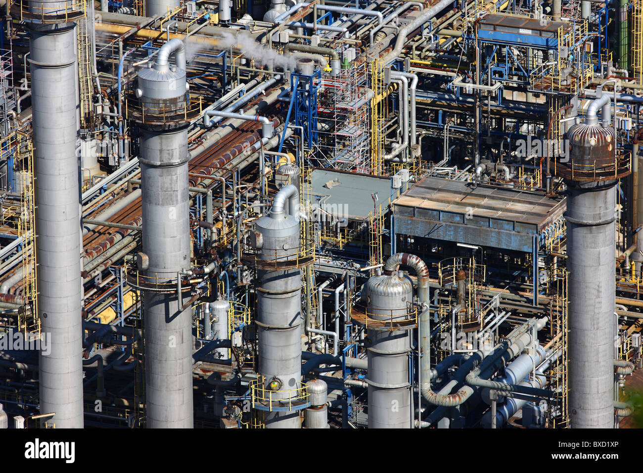 Pipes and tubes of an oil refinery, detail of big plant Stock Photo - Alamy