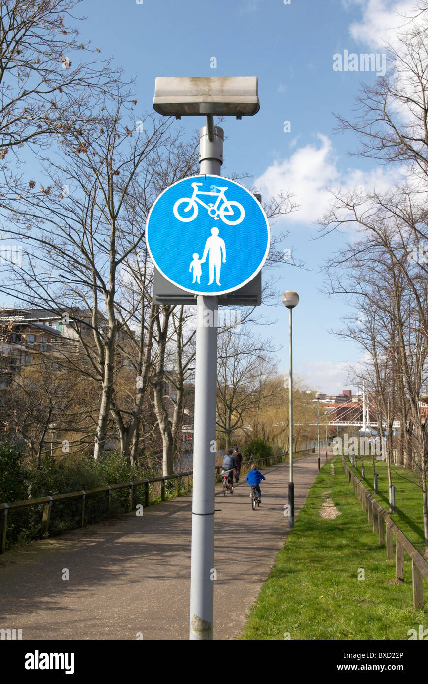 Shared Path Cycle Sign High Resolution Stock Photography and Images - Alamy