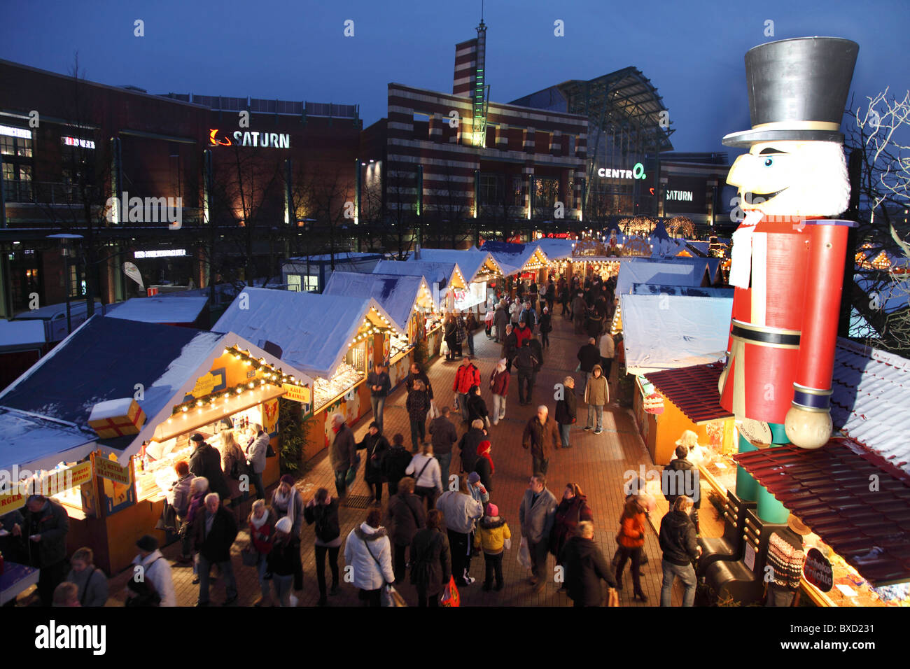 Traditional Christmas market, with many decorated booths, at Centro ...