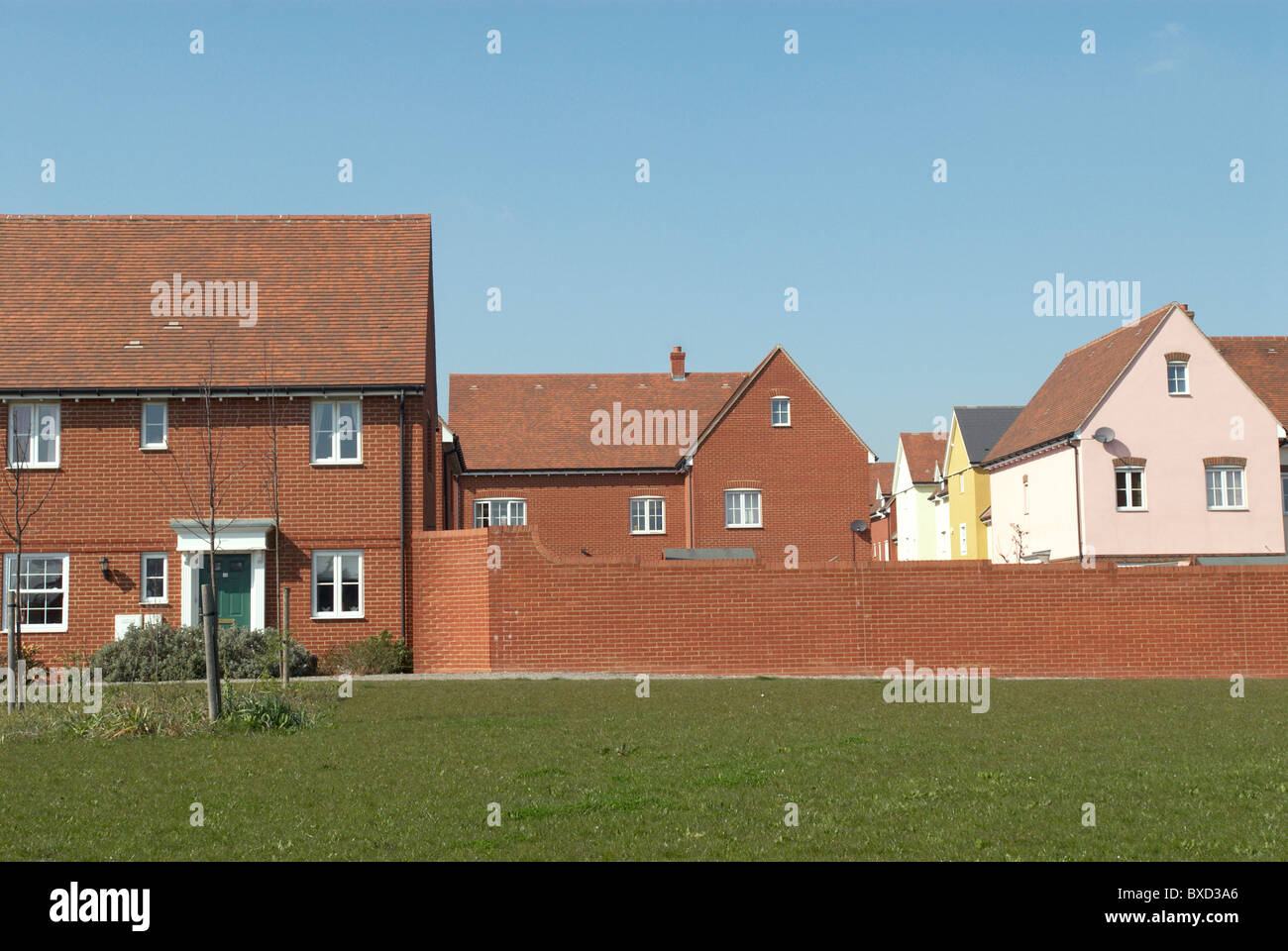 Red brick housing estate hi-res stock photography and images - Alamy