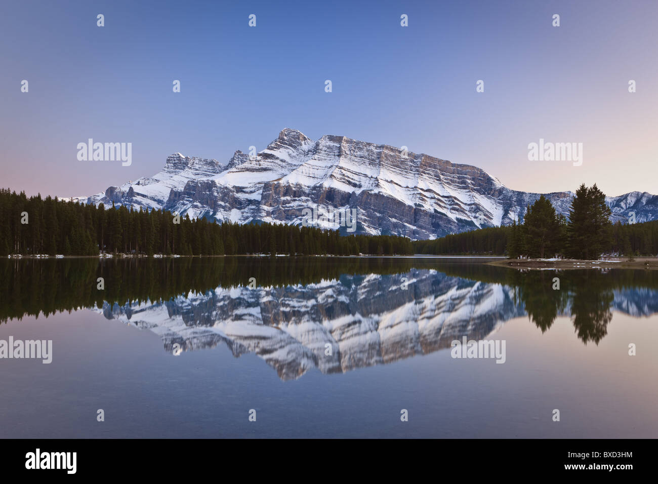 Two Jack Lake, Banff National Park, Alberta, Canada Stock Photo - Alamy