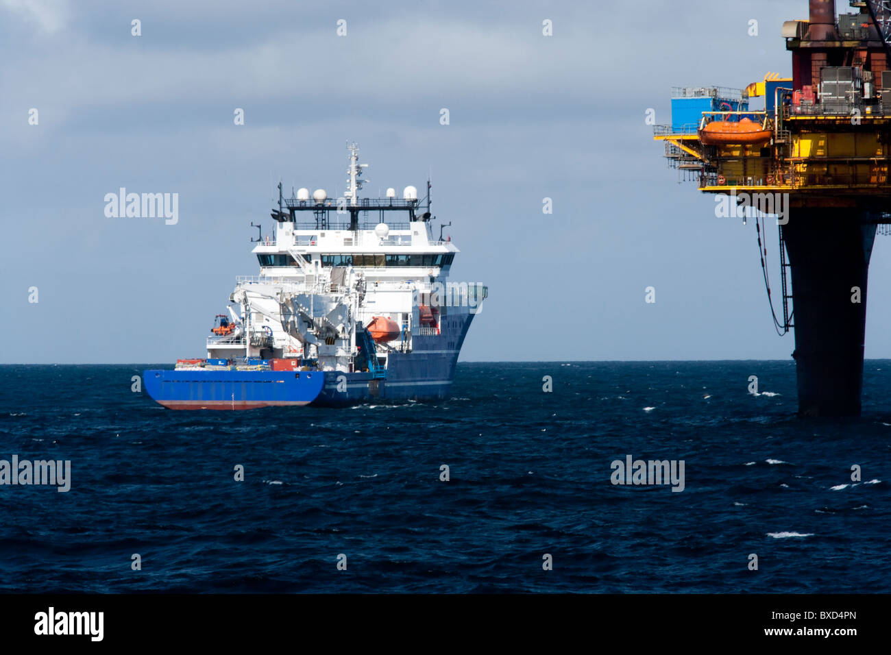 Rov ship hi-res stock photography and images - Alamy