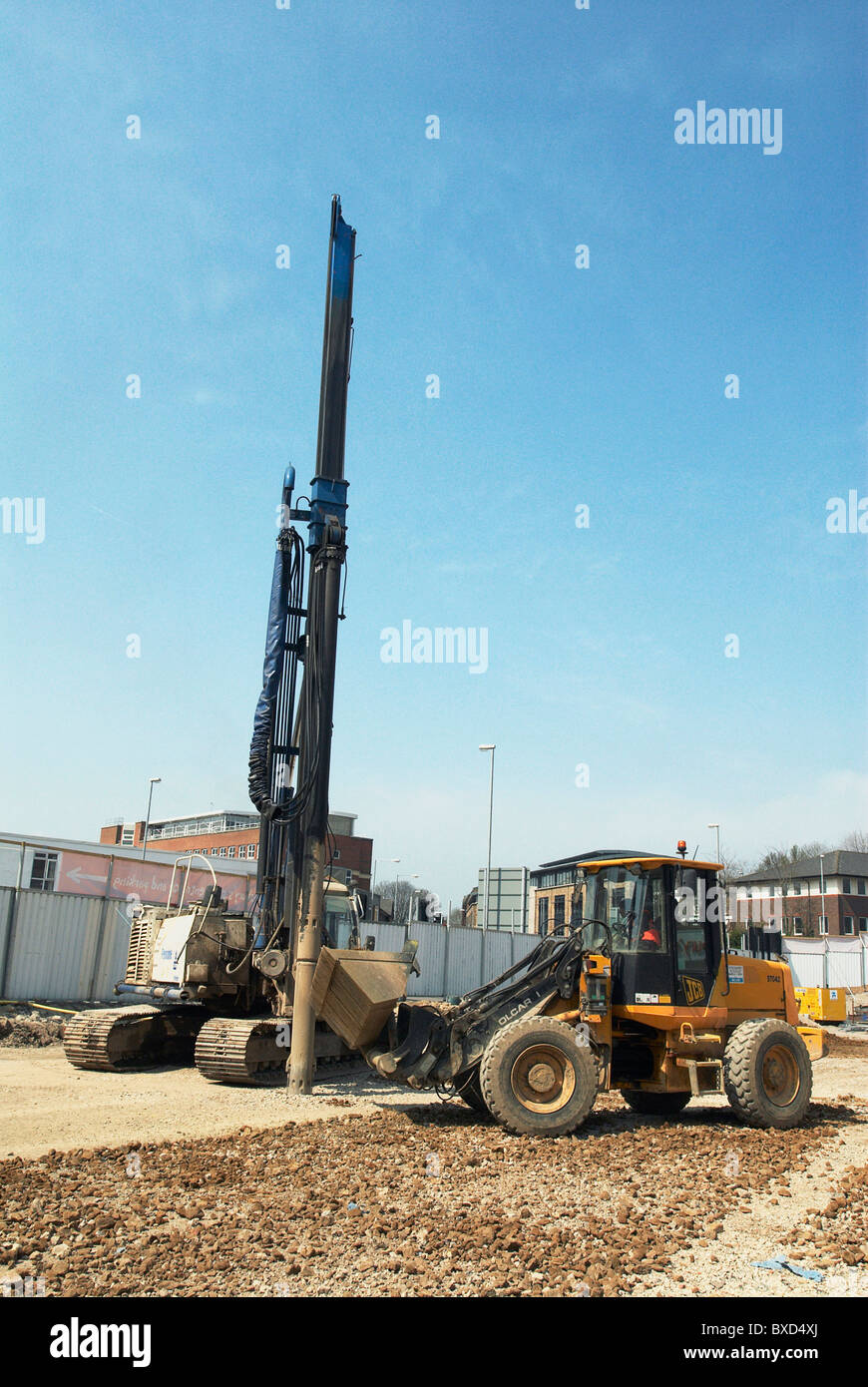 Piling rig hi-res stock photography and images - Alamy