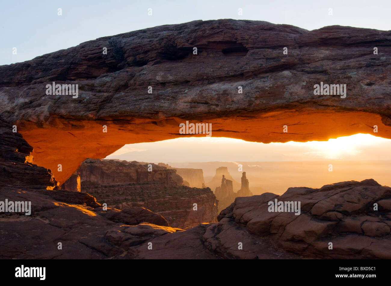 Sunrise at Mesa Arch in Canyonlands National Park, Utah Stock Photo - Alamy