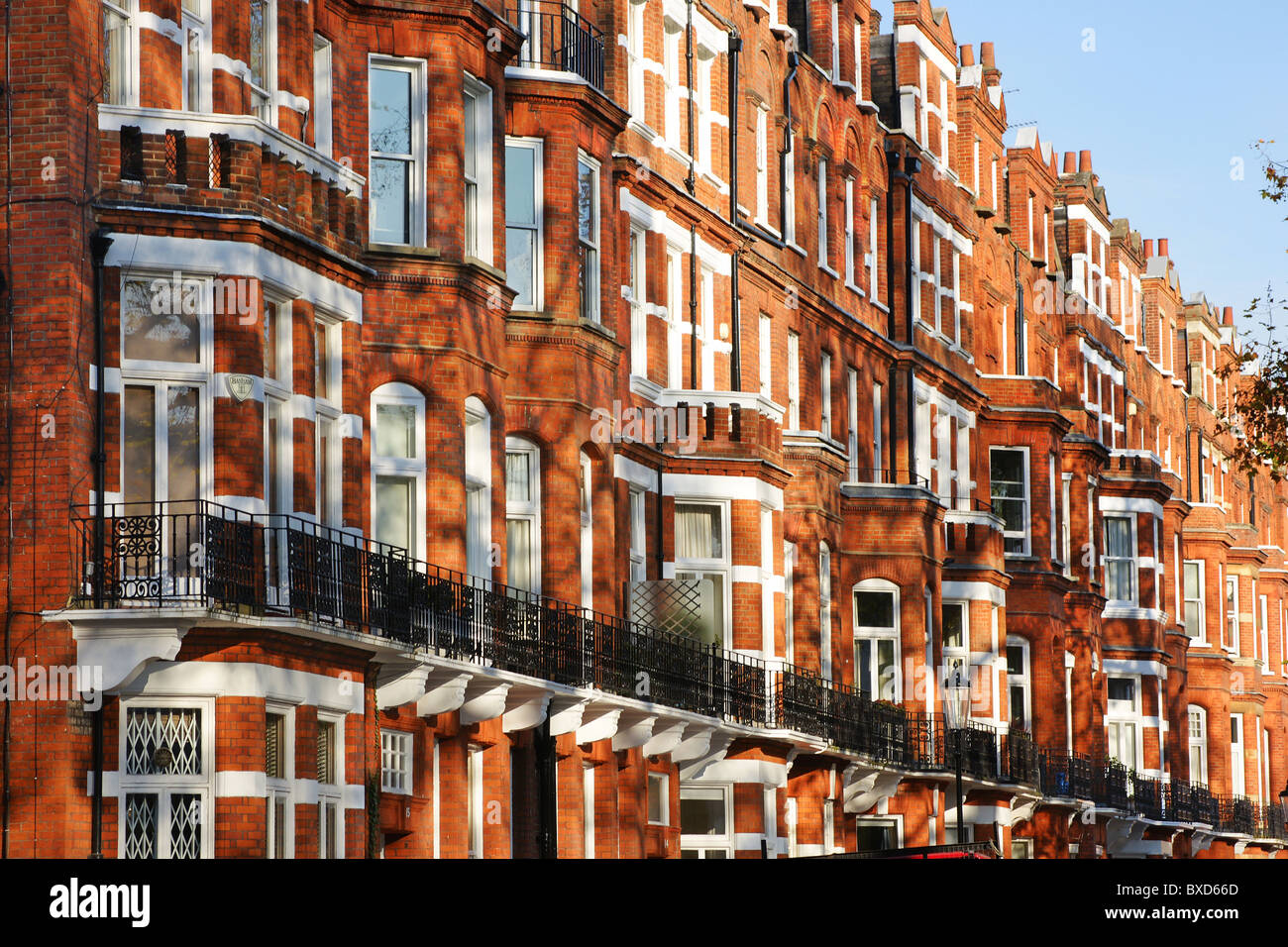 Real properties hi-res stock photography and images - Alamy