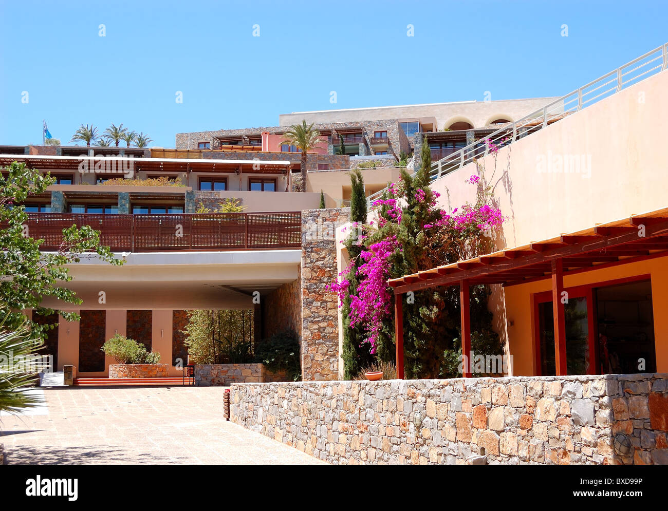 Greek modern building hi-res stock photography and images - Alamy