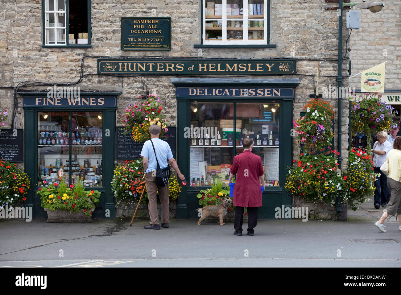 Market day helmsley north yorkshire hi-res stock photography and images ...